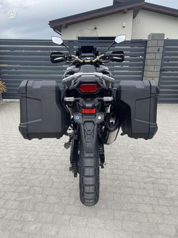 Black Honda CRF 2021 in Klaipeda, with an engine capacity of 1.10 L and mileage of 19 thousand km for 13500 €, photo 8 on AUTOMOTO.COM.LV