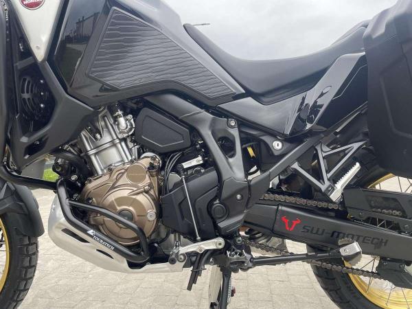 Black Honda CRF 2021 in Klaipeda, with an engine capacity of 1.10 L and mileage of 19 thousand km for 13500 €, photo 10 on AUTOMOTO.COM.LV