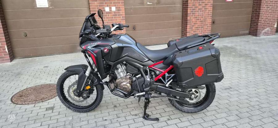 Black Honda CRF 2021 in Vilnius, with an engine capacity of 1.10 L and mileage of 19 thousand km for 9600 €, photo 1 on AUTOMOTO.COM.LV
