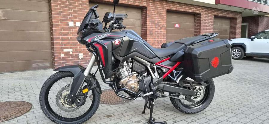 Black Honda CRF 2021 in Vilnius, with an engine capacity of 1.10 L and mileage of 19 thousand km for 9600 €, photo 7 on AUTOMOTO.COM.LV