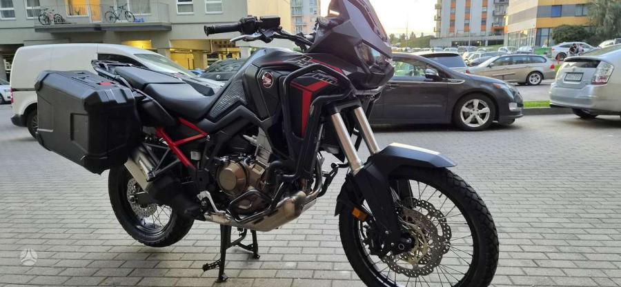 Black Honda CRF 2021 in Vilnius, with an engine capacity of 1.10 L and mileage of 19 thousand km for 9600 €, photo 8 on AUTOMOTO.COM.LV