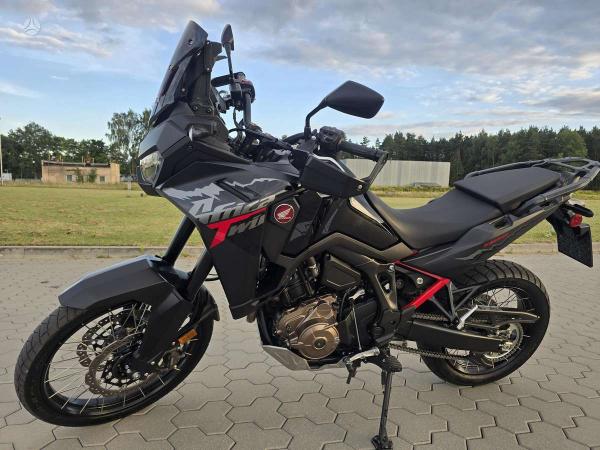 Черный Хонда CRF 2025 в Вильнюс, объемом двигателя 1.10 л и пробегом 5 тыс. км за 14000 €, фото 3 на AUTOMOTO.COM.LV