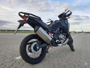 Black Honda CRF 2025 in Vilnius, with an engine capacity of 1.10 L and mileage of 5 thousand km for 14000 €, photo 5 on AUTOMOTO.COM.LV