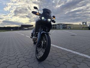Black Honda CRF 2025 in Vilnius, with an engine capacity of 1.10 L and mileage of 5 thousand km for 14000 €, photo 6 on AUTOMOTO.COM.LV