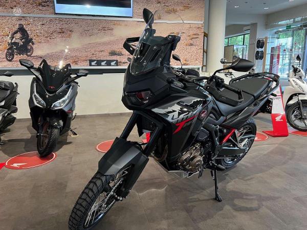 Black Honda CRF 2026 in Vilnius, with an engine capacity of 1.10 L and mileage of 0 thousand km for 16190 €, photo 2 on AUTOMOTO.COM.LV
