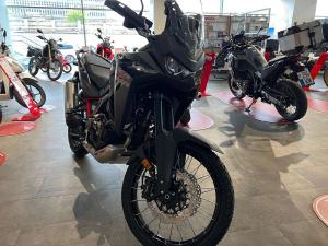 Black Honda CRF 2026 in Vilnius, with an engine capacity of 1.10 L and mileage of 0 thousand km for 16190 €, photo 5 on AUTOMOTO.COM.LV