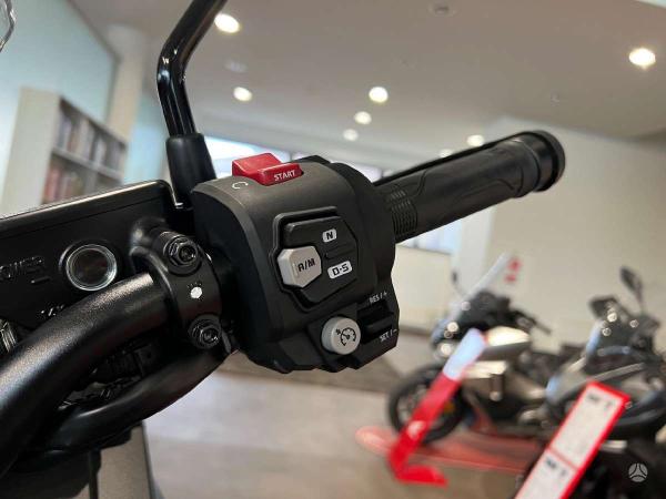Black Honda CRF 2026 in Vilnius, with an engine capacity of 1.10 L and mileage of 0 thousand km for 16190 €, photo 6 on AUTOMOTO.COM.LV