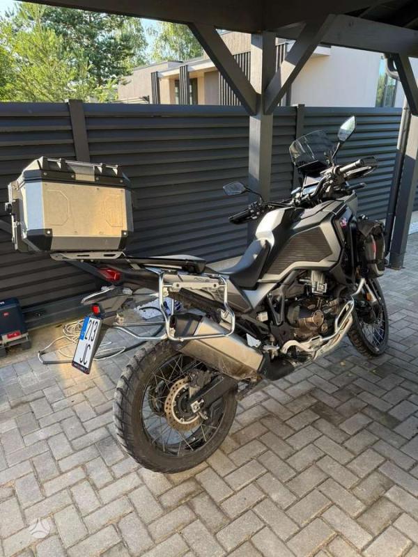 Grey Honda CRF 2023 in Vilnius, with an engine capacity of 0.00 L and mileage of 13 thousand km for 16990 €, photo 3 on AUTOMOTO.COM.LV
