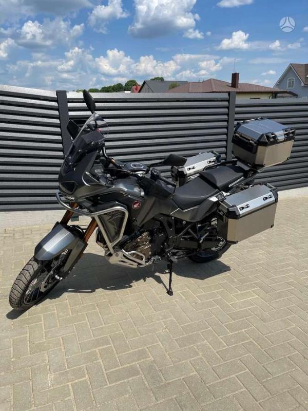 Grey Honda CRF 2023 in Vilnius, with an engine capacity of 0.00 L and mileage of 13 thousand km for 16990 €, photo 4 on AUTOMOTO.COM.LV