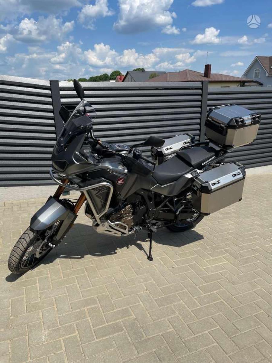 Grey Honda CRF 2023 in Vilnius, with an engine capacity of 0.00 L and mileage of 13 thousand km for 16990 €, photo 5 on AUTOMOTO.COM.LV