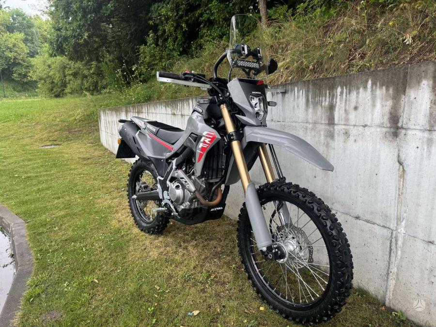 Серый Хонда CRF 2025 в Вильнюс, объемом двигателя 0.30 л и пробегом 3 тыс. км за 5000 €, фото 1 на AUTOMOTO.COM.LV