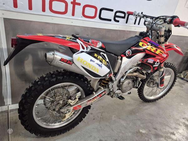 Honda CRF 2002 Kauņa, ar dzinēja tilpumu 0.45 L un nobraukumu 10000 tūkst. km par 2400 €, foto 3 vietnē AUTOMOTO.COM.LV