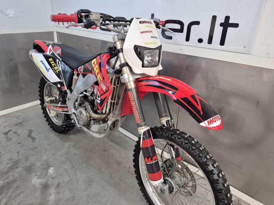 Honda CRF 2002 Kauņa, ar dzinēja tilpumu 0.45 L un nobraukumu 10000 tūkst. km par 2400 €, foto 5 vietnē AUTOMOTO.COM.LV