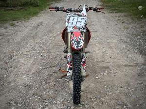 Honda CRF 2006 in Anyksciai, with an engine capacity of 0.45 L and mileage of 5 thousand km for 1450 €, photo 3 on AUTOMOTO.COM.LV