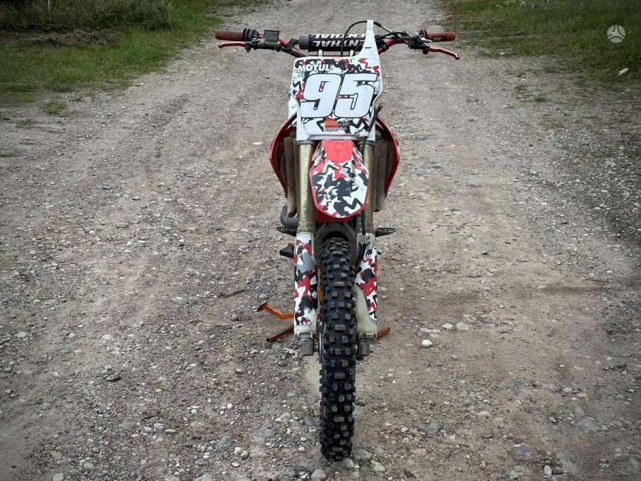 Honda CRF 2006 in Anyksciai, with an engine capacity of 0.45 L and mileage of 5 thousand km for 1450 €, photo 3 on AUTOMOTO.COM.LV