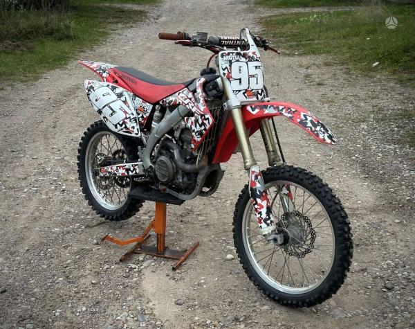 Honda CRF 2006 in Anyksciai, with an engine capacity of 0.45 L and mileage of 5 thousand km for 1450 €, photo 4 on AUTOMOTO.COM.LV