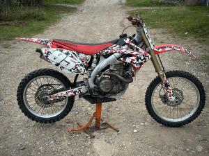 Honda CRF 2006 in Anyksciai, with an engine capacity of 0.45 L and mileage of 5 thousand km for 1450 €, photo 5 on AUTOMOTO.COM.LV