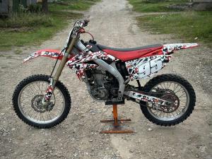 Honda CRF 2006 in Anyksciai, with an engine capacity of 0.45 L and mileage of 5 thousand km for 1450 €, photo 6 on AUTOMOTO.COM.LV