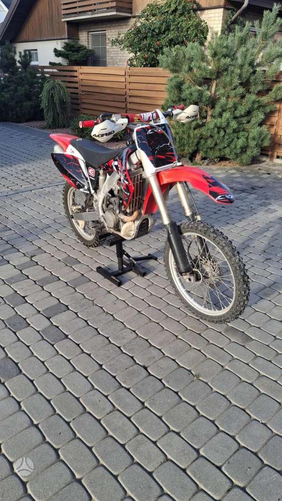 Honda CRF 2006 in Klaipeda, with an engine capacity of 0.45 L and mileage of 0 thousand km for 1200 €, photo 3 on AUTOMOTO.COM.LV