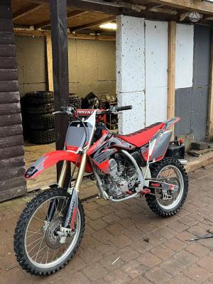 Honda CRF 2007 Viļņa, ar dzinēja tilpumu 0.15 L un nobraukumu 10 tūkst. km par 2300 €, foto  vietnē AUTOMOTO.COM.LV