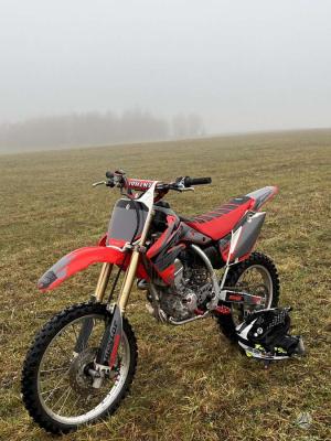 Honda CRF 2007 Viļņa, ar dzinēja tilpumu 0.15 L un nobraukumu 10 tūkst. km par 2300 €, foto 11 vietnē AUTOMOTO.COM.LV