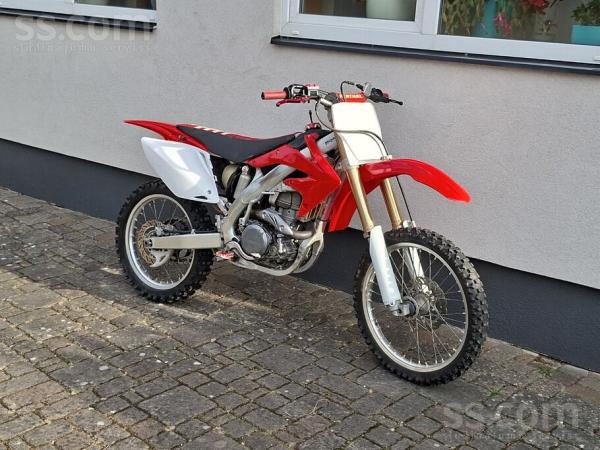 Honda CRF 2007 Saldus, ar dzinēja tilpumu 0.45 L un nobraukumu 0 tūkst. km par 1850 €, foto 1 vietnē AUTOMOTO.COM.LV