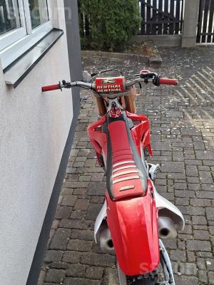 Honda CRF 2007 in Saldus, with an engine capacity of 0.45 L and mileage of 0 thousand km for 1850 €, photo 6 on AUTOMOTO.COM.LV