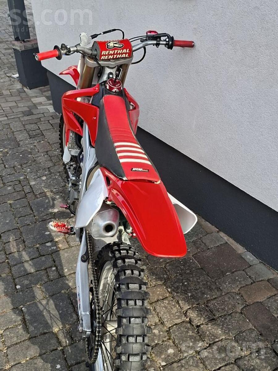 Honda CRF 2007 in Saldus, with an engine capacity of 0.45 L and mileage of 0 thousand km for 1850 €, photo 7 on AUTOMOTO.COM.LV