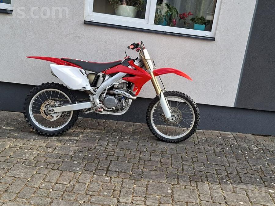 Honda CRF 2007 in Saldus, with an engine capacity of 0.45 L and mileage of 0 thousand km for 1850 €, photo 8 on AUTOMOTO.COM.LV