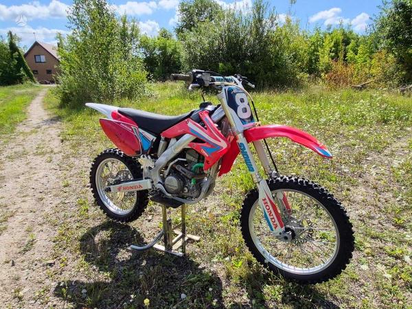 Хонда CRF 2007 в Клайпеда, объемом двигателя 0.25 л и пробегом 0 тыс. км за 2150 €, фото 2 на AUTOMOTO.COM.LV