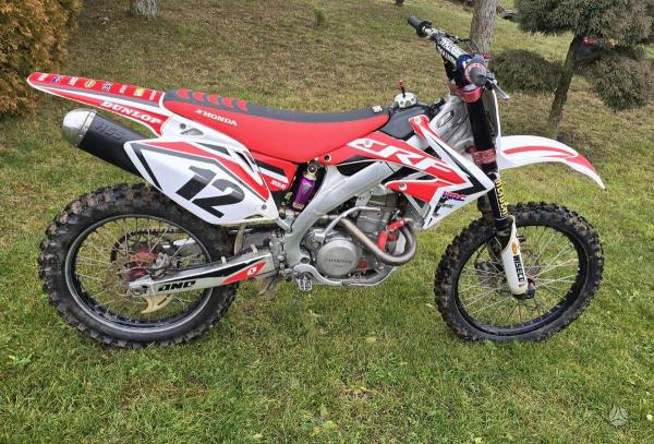 Honda CRF 2008 Kauņa, ar dzinēja tilpumu 0.45 L un nobraukumu 24 tūkst. km par 2600 €, foto 2 vietnē AUTOMOTO.COM.LV