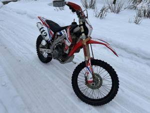 Honda CRF 2008 in Ukmerge, with an engine capacity of 0.45 L and mileage of 0 thousand km for 2900 €, photo 3 on AUTOMOTO.COM.LV