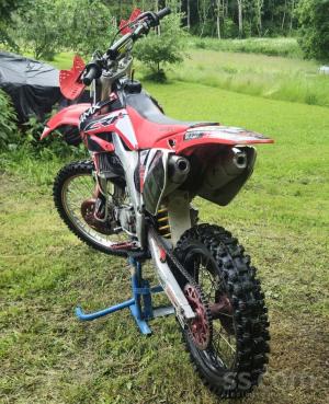 Хонда CRF 2008 в Кулдига, объемом двигателя 0.25 л и пробегом 0 тыс. км за 1800 €, фото 3 на AUTOMOTO.COM.LV