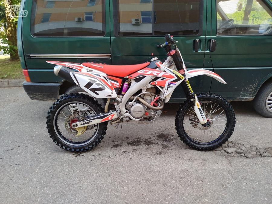 Honda CRF 2008 Šauļi, ar dzinēja tilpumu 0.45 L un nobraukumu 0 tūkst. km par 2000 €, foto 3 vietnē AUTOMOTO.COM.LV