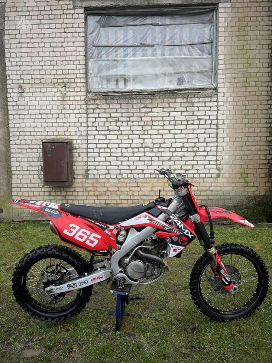 Honda CRF 2009 Naujoji Akmenė, ar dzinēja tilpumu 0.45 L un nobraukumu 1000 tūkst. km par 2500 €, foto 3 vietnē AUTOMOTO.COM.LV
