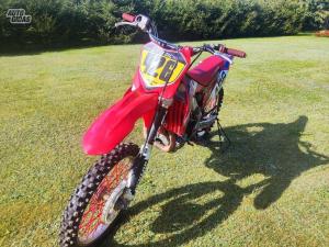 Honda CRF 2009 in Kelme, with an engine capacity of 0.45 L and mileage of 0 thousand km for 2450 €, photo  on AUTOMOTO.COM.LV