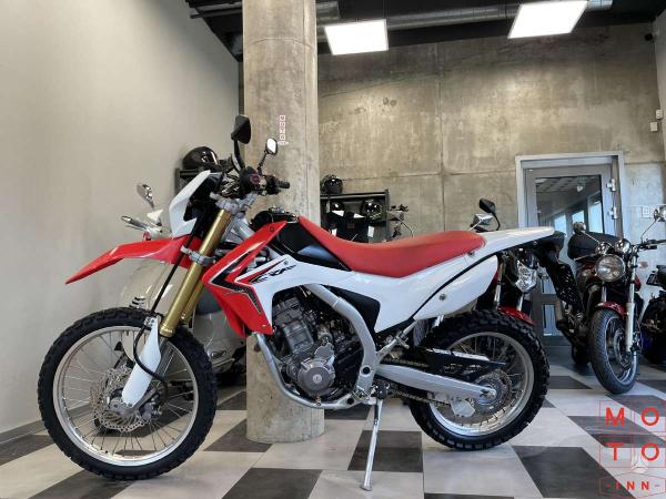 Хонда CRF 2012 в Рига, объемом двигателя 0.25 л и пробегом 15 тыс. км за 3499 €, фото 2 на AUTOMOTO.COM.LV