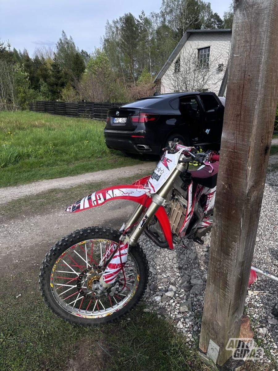 Хонда CRF 2012 в Шилале, объемом двигателя 0.45 л и пробегом 15 тыс. км за 2200 €, фото 1 на AUTOMOTO.COM.LV