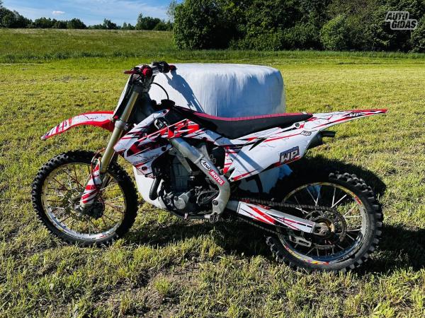 Хонда CRF 2012 в Шилале, объемом двигателя 0.45 л и пробегом 15 тыс. км за 2200 €, фото 3 на AUTOMOTO.COM.LV