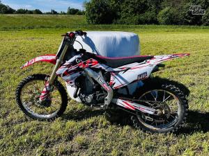 Хонда CRF 2012 в Шилале, объемом двигателя 0.45 л и пробегом 15 тыс. км за 2200 €, фото 4 на AUTOMOTO.COM.LV
