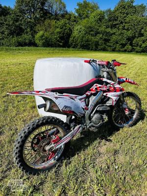Хонда CRF 2012 в Шилале, объемом двигателя 0.45 л и пробегом 15 тыс. км за 2200 €, фото 8 на AUTOMOTO.COM.LV