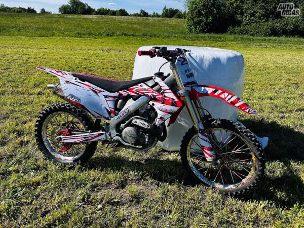 Хонда CRF 2012 в Шилале, объемом двигателя 0.45 л и пробегом 15 тыс. км за 2200 €, фото 8 на AUTOMOTO.COM.LV