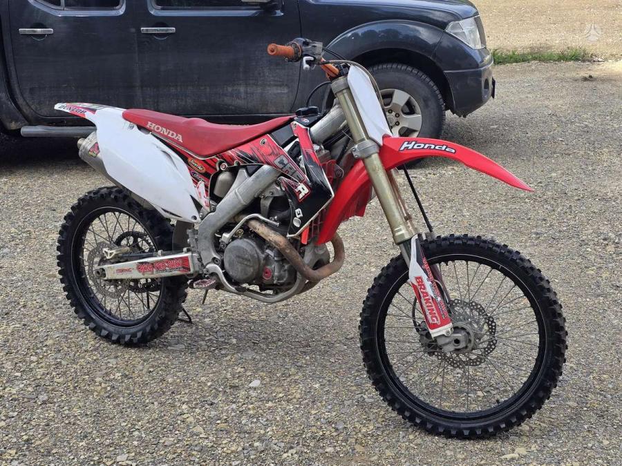 Honda CRF 2012 in Siauliai, with an engine capacity of 0.45 L and mileage of 0 thousand km for 2250 €, photo 7 on AUTOMOTO.COM.LV