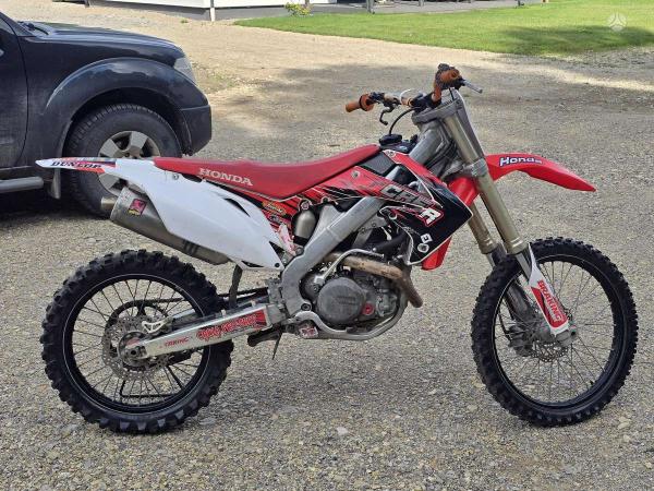 Honda CRF 2012 in Siauliai, with an engine capacity of 0.45 L and mileage of 0 thousand km for 2250 €, photo 5 on AUTOMOTO.COM.LV