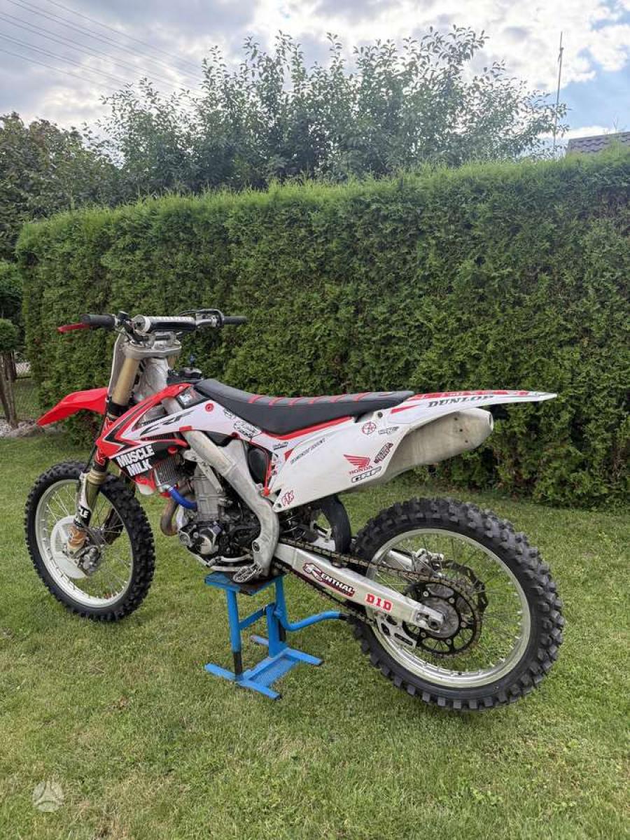 Хонда CRF 2012 в Кедайняй, объемом двигателя 0.45 л и пробегом 0 тыс. км за 2200 €, фото 4 на AUTOMOTO.COM.LV