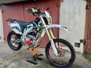 Honda CRF 2015 in Kaunas, with an engine capacity of 0.25 L and mileage of 3 thousand km for 2000 €, photo 3 on AUTOMOTO.COM.LV