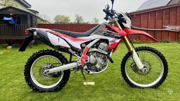 Honda CRF 2015 in Marijampole, with an engine capacity of 0.25 L and mileage of 51 thousand km for 2850 €, photo 5 on AUTOMOTO.COM.LV
