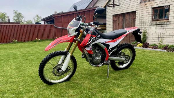 Honda CRF 2015 in Marijampole, with an engine capacity of 0.25 L and mileage of 51 thousand km for 2850 €, photo 6 on AUTOMOTO.COM.LV