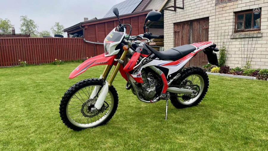 Honda CRF 2015 in Marijampole, with an engine capacity of 0.25 L and mileage of 51 thousand km for 2850 €, photo 6 on AUTOMOTO.COM.LV
