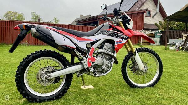 Honda CRF 2015 in Marijampole, with an engine capacity of 0.25 L and mileage of 51 thousand km for 2850 €, photo 7 on AUTOMOTO.COM.LV
